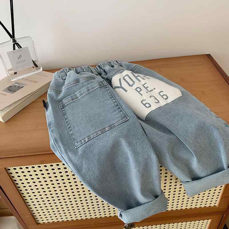 ・スタイル: ベーシック・生地: デニム・安全等級: B類・パンツ丈: フルレングス・主な素材: 綿 約90%・対象: 男の子・対象年齢: 3～8歳 (100～140cm)・シーズン: 春、秋、冬・股: クローズド・生地加工: ソフト加工・...