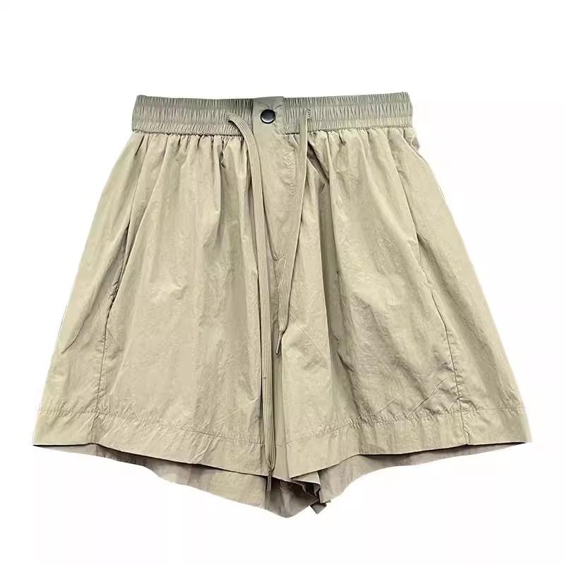 ・スタイル: ロイヤルシスタースタイル・カテゴリ: カジュアルパンツ・デザイン: ポケット・パンツの長さ: ショートパンツ・パンツのタイプ: ワイドレッグ・ウエスト: その他・厚さ: 薄手・素材: スパンデックス、その他・素材の割合: 30...