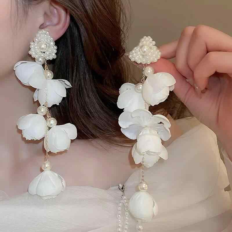 ・素材: 仿珍珠・処理工芸: 手工・造型: 花卉・カラー: 超仙珍珠立体花朵流苏长款耳钉, 法式复古珍珠立体花朵流苏长款耳钉・流行要素: 花朵・スタイル: 小众・スタイル分類: 个性风潮・製品カテゴリ: 耳饰・対象者: 女式・流行要素分類:...