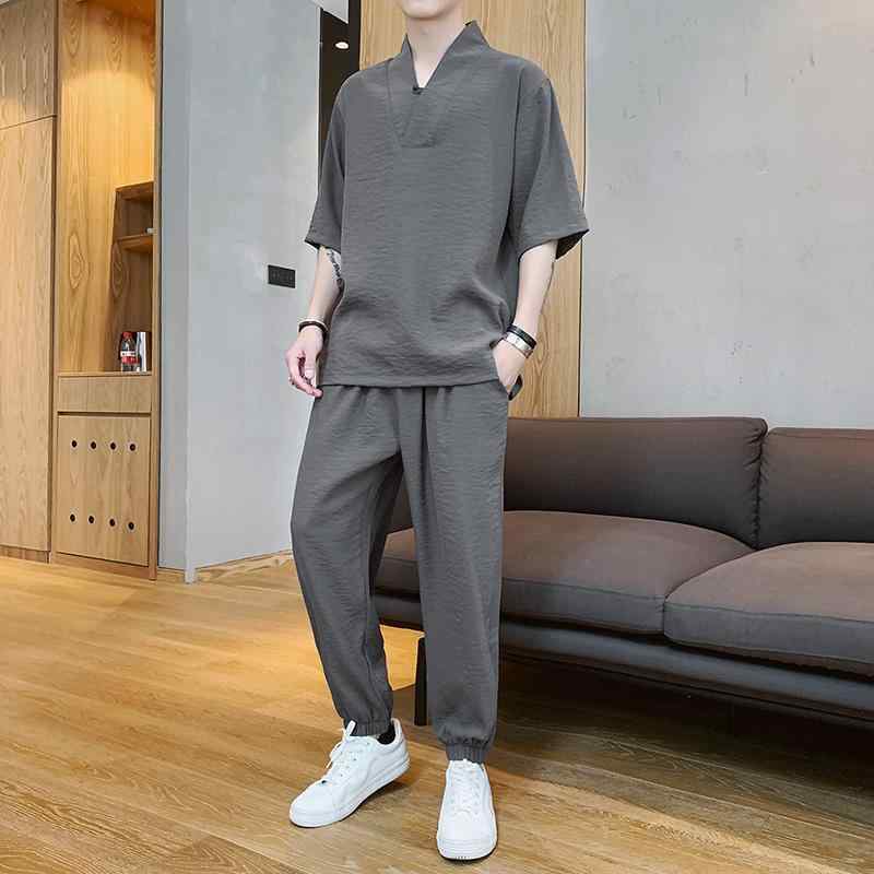 ・スタイル: 韓国版・厚さ: 普通・パンツ丈: 長ズボン・トップス: Tシャツ・袖丈: 半袖・フード: なし・対象年齢: 18-24歳・生地: ポリエステル繊維・メイン素材: 酢酸繊維・メイン素材の含有量: 80%・シーン: カジュアル・カ...