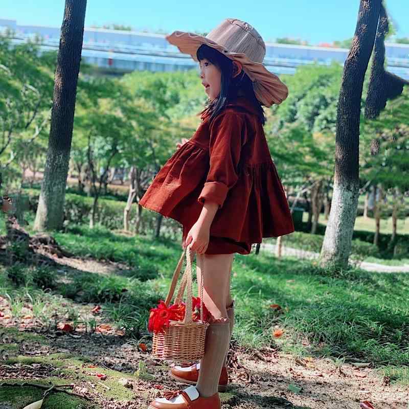 ・性別: 女児・スタイル: 韓国風・セット内容: トップス、ショートパンツ・対象年齢: 3～8歳・シーズン: 冬・袖丈: 長袖・パンツ丈: ショート・素材: コーデュロイ・主な素材: 綿100%・安全レベル: A・留め具: シングルブレスト...