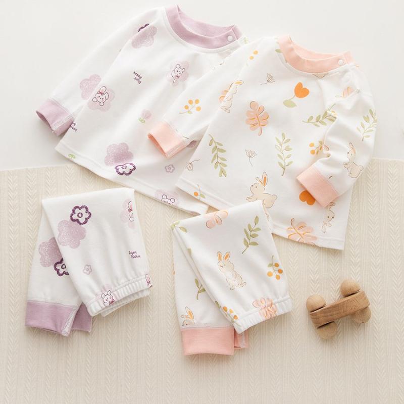 ・対象: 男女兼用・対象年齢: 1～3歳 (80～100cm)・素材: 綿100%・生地: 綿・ネックライン: ラウンドネック・厚さ: 普通・柄: 動物、カートゥーン・スタイル: セットアップ・機能: 保温・色: シシ、シカ、ジャングルのウ...