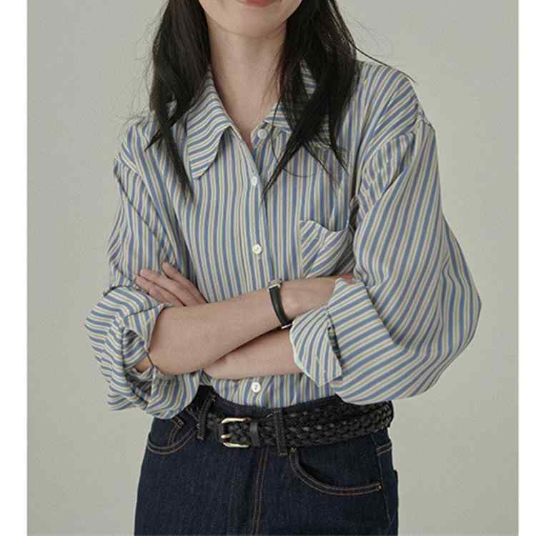 ・主な素材: 涤纶（聚酯纤维）・主面料成分2: 氨纶・柄: 条纹/格子・スタイル: 开衫・袖丈: 长袖・版型: 宽松型・衣长: 普通款(50cm<衣长≤65cm)・领型: POLO领・袖型: 常规袖・流行元素: 撞色・カラー: 灰藍杏...