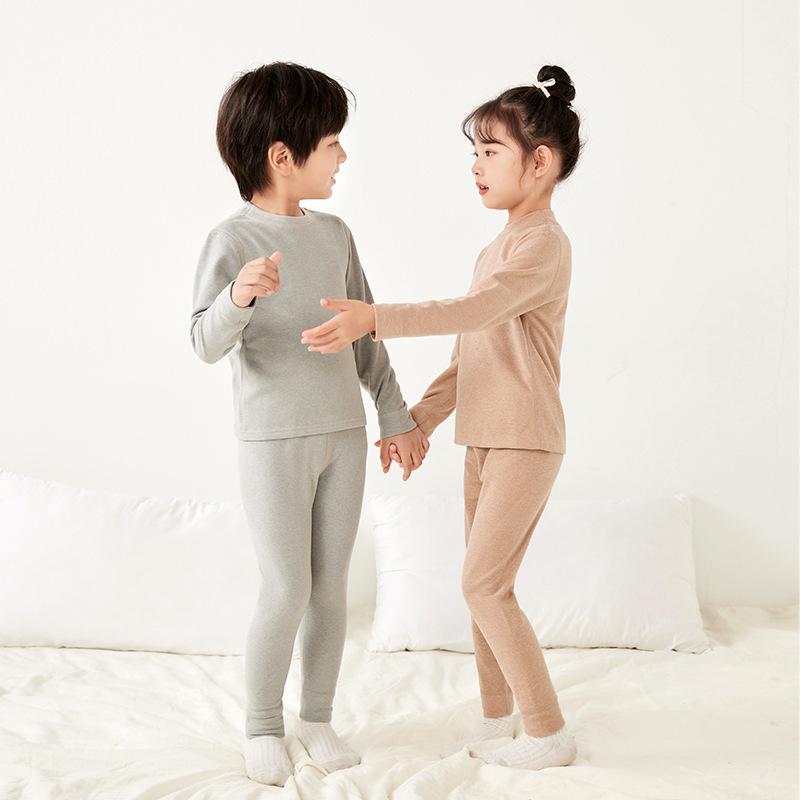 ・対象: 子供・対象年齢: 3～8歳 (100～140cm)・生地: 羊毛蚕丝・生地加工: 起毛, ソフト加工, 酵素洗い・厚さ: 厚手・柄: 無地・要素: セット, 親子・主な生地の成分: ポリエステル繊維93.2%・機能: 保温・カラー...