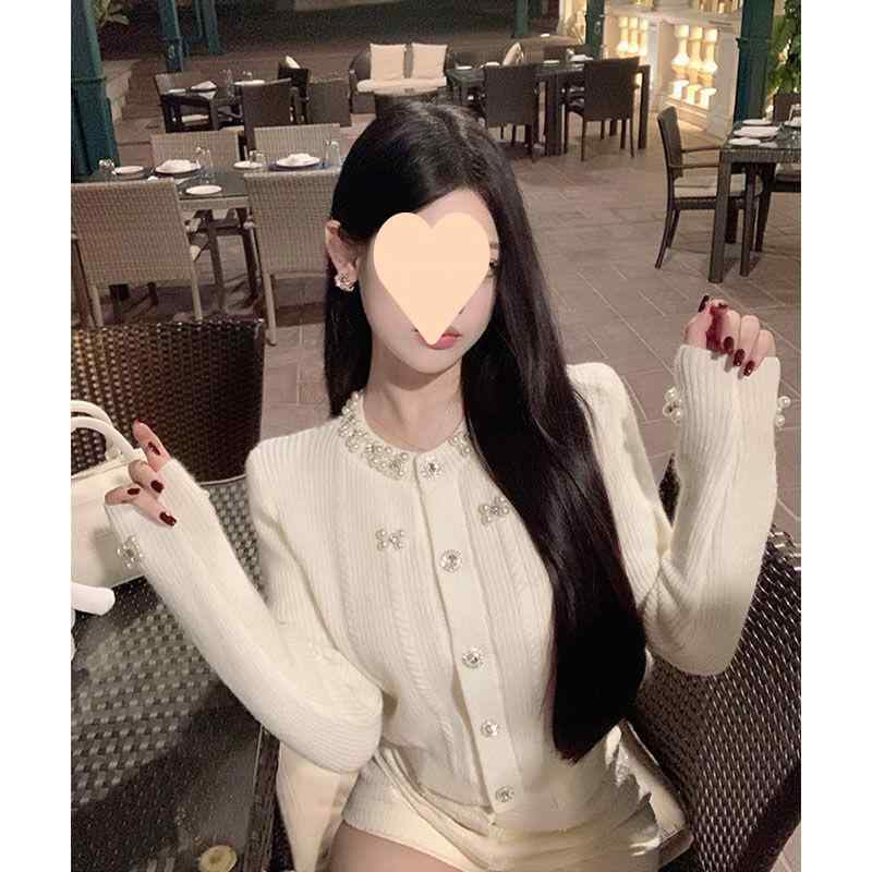 ・カテゴリ: ニット・セーター・素材: アクリル・ネックライン: ラウンドネック・袖丈: 長袖・袖型: フレアスリーブ・柄: 無地・スタイル: 通勤・カラー: グレー、オフホワイト、レッド、ブラック・サイズ: S (40-45kg), M ...