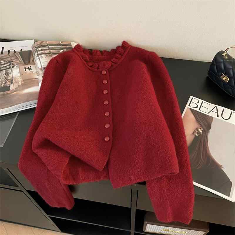 ・カテゴリ: ニット・素材: ポリエステル・柄: 無地・厚さ: 薄手・スタイル: プルオーバー・シルエット: スリム・袖丈: 長袖・ネックライン: ラウンドネック・着丈: 短め（40cm超50cm以下）・加工: ニット・カラー: ピンク、レ...