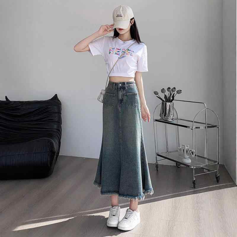 ・項目名: スカートタイプ・値: フレアスカート・項目名: スカート丈・値: ミディアム丈・項目名: 素材・値: デニム・項目名: 主な素材・値: ポリエステル・項目名: 色・値: ブルー・項目名: サイズ・値: XS, S, M, L, ...