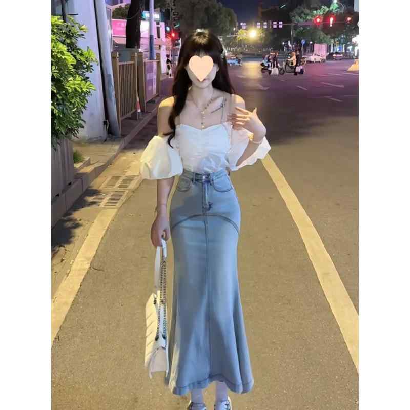 ・項目名: 柄・値: その他・項目名: 加工・値: ボタン、ファスナー、無地・項目名: 素材・値: デニム、綿・項目名: スカート型・値: Aラインスカート・項目名: スカート丈・値: ミモレ丈・項目名: スタイル・値: 都会的、通勤・項目...