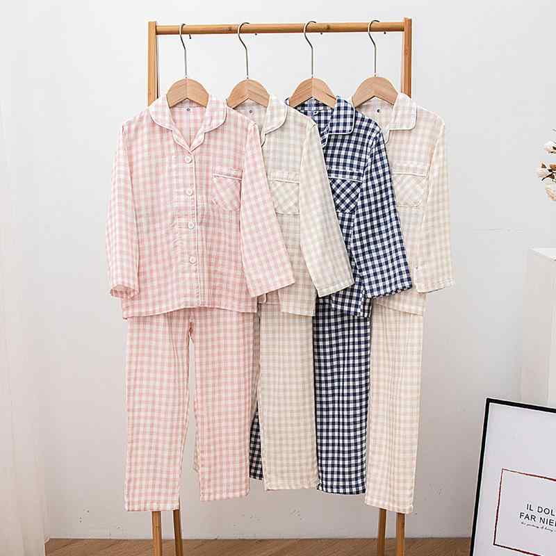 ・安全等級: B類・生地: 綿100% 二重ガーゼ・対象: 男女兼用・カラー: 男児ブルーチェック長袖長ズボンセット、男児ベージュチェック長袖長ズボンセット、女児ピンクチェック長袖長ズボンセット、女児ベージュチェック長袖長ズボンセット、男児...