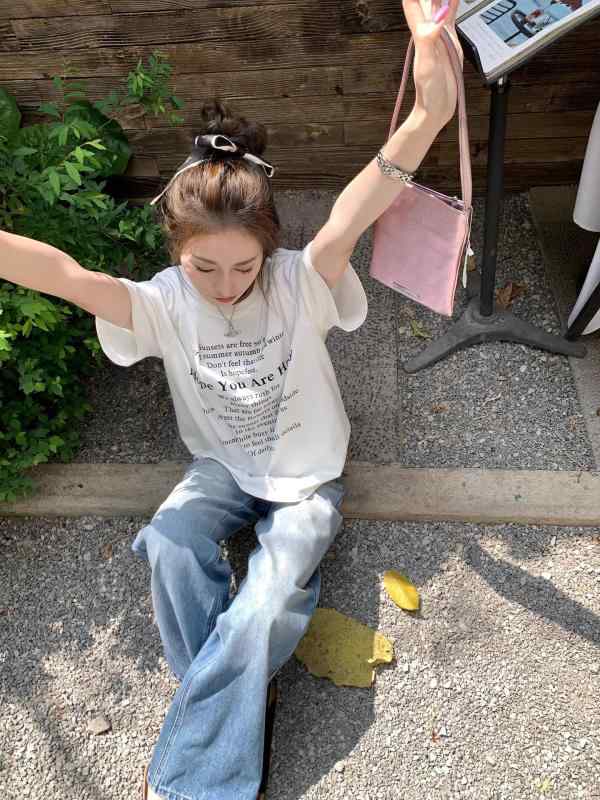 ・素材: 綿・柄: 文字、数字、アルファベット・スタイル: プルオーバー・袖丈: 半袖・製法: プリント・フィット: ゆったり・着丈: 普通 (50cm超～65cm以下)・ネックライン: ラウンドネック・袖のタイプ: レギュラー袖・流行要素...