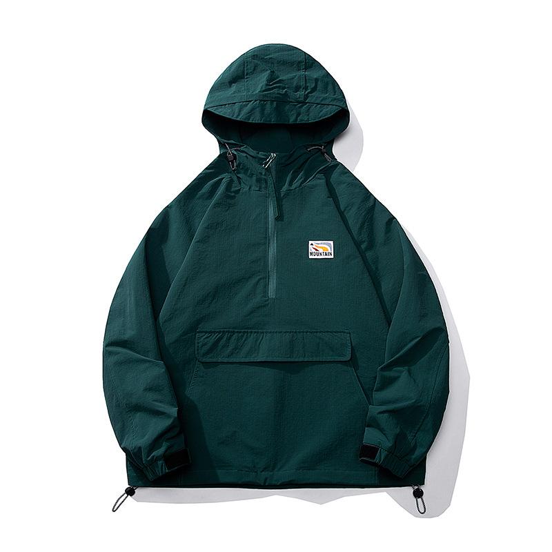 ・カテゴリ: スウェット/トレーナー・スタイル: 和風、レトロ、カジュアル・袖丈: 長袖・ネックライン: ラウンドネック、ノーカラー・フード: あり・フロント: ジップアップ・厚さ: 普通・素材: ナイロン100%・柄: 無地・ディテール:...