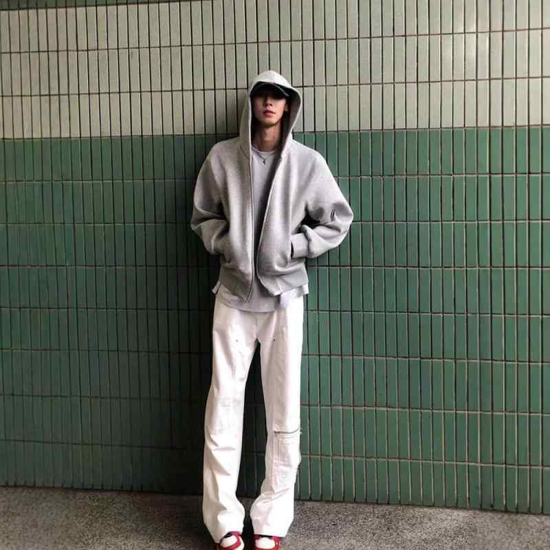 ・カテゴリ: スウェット/トレーナー・スタイル: 日式復古・対象: 青少年, 成人・メイン素材: 綿・素材構成: 綿96%以上・ネックライン: クルーネック・袖丈: 長袖・フード: あり・厚さ: 厚手・柄: プリント・シルエット: ルーズ・...