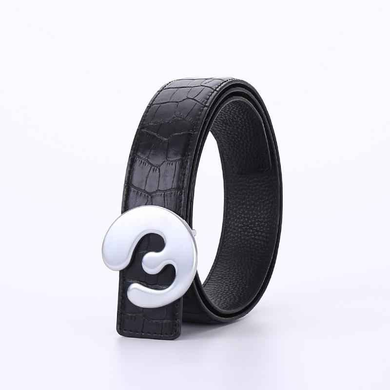 ・項目名: 素材・値: 本革・項目名: 皮革の特徴・値: 二層牛革・項目名: バックル素材・値: 合金・項目名: バックルタイプ・値: 平滑扣・項目名: カラー・値: ブラック・項目名: ベルト幅・値: 普通(2-4cm)・項目名: 長さ(...