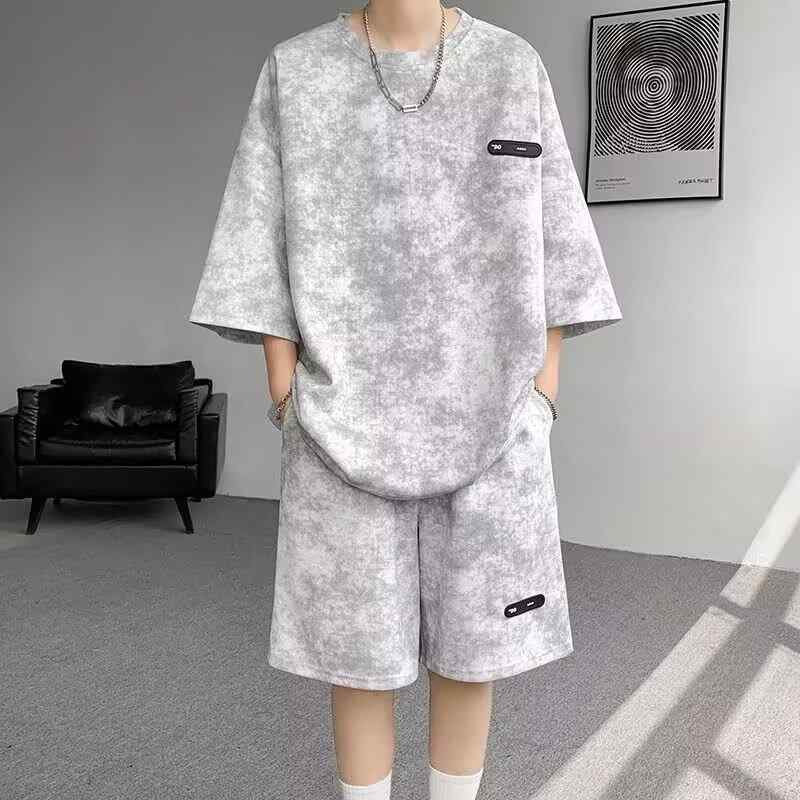 ・スタイル: 韓国版・厚さ: 裏起毛・パンツ丈: ショートパンツ・トップス: Tシャツ・袖丈: 半袖・フード: なし・対象年齢: 18-24歳・生地の素材: 化学繊維混紡・主な生地の組成: ポリエステル95%・シーン: カジュアル・カラー:...