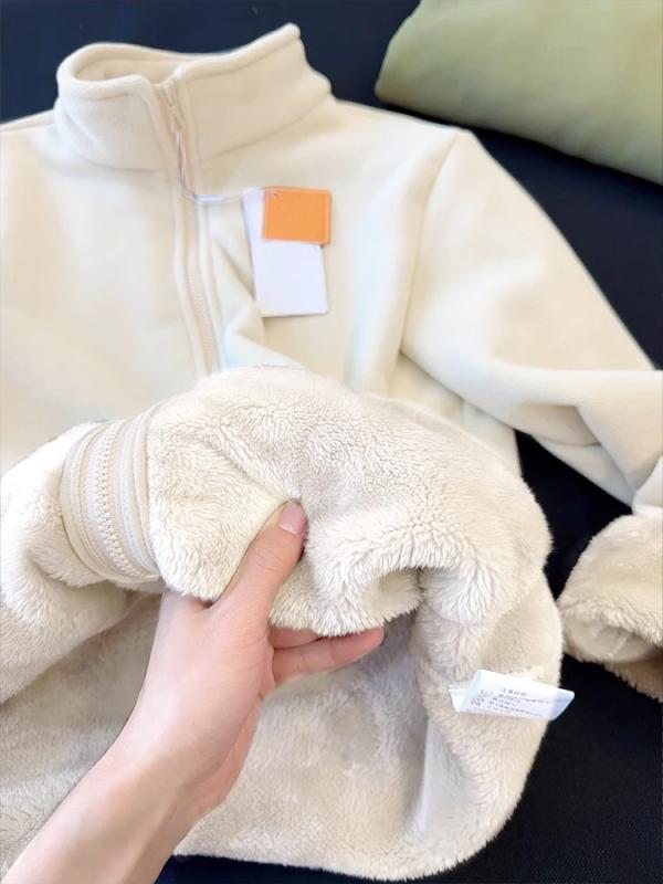 ・商品カテゴリ: ジャケット/アウター・素材: フェイクウール、アクリル・柄: 無地・シルエット: ルーズ・組み合わせ: シングル・袖丈: 長袖・袖のタイプ: レギュラー・襟の形: ポロカラー・詳細: ジッパー、ポケット・色: オフホワイト...