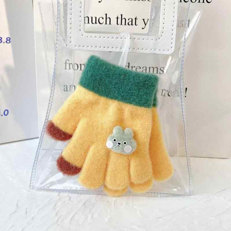 保温手袋の商品仕様欄を作成します。以下に商品仕様欄を示します:
