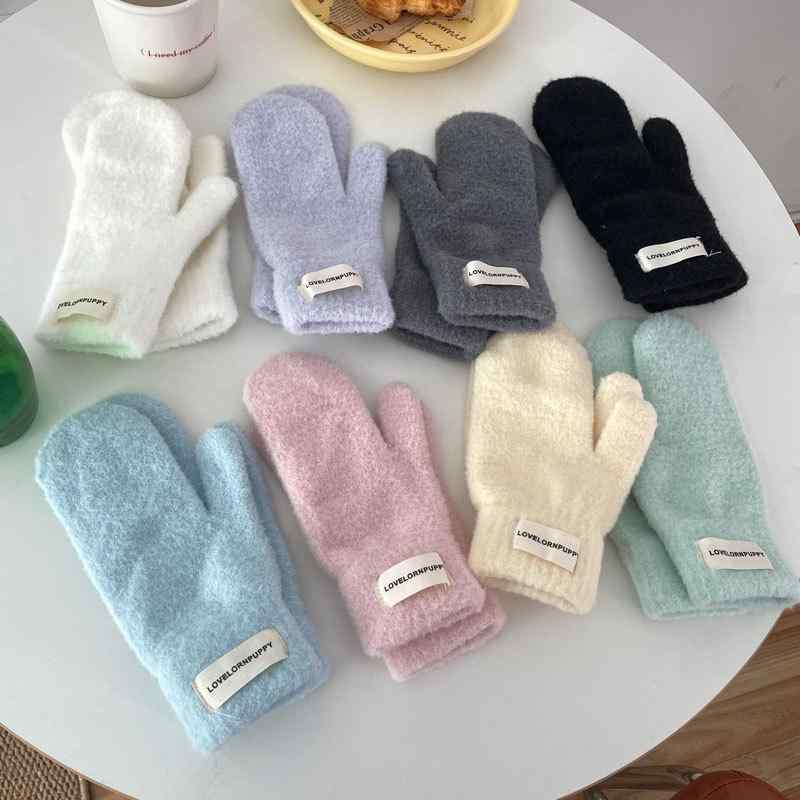 ・項目名: 機能・値: 保温・項目名: 手袋のタイプ・値: ミトン・項目名: カラー・値: ホワイト, ライトイエロー, ミントグリーン, ライトパープル, スカイブルー, グレー, ブラック, ピンク・項目名: 素材・値: ポリエステル・...