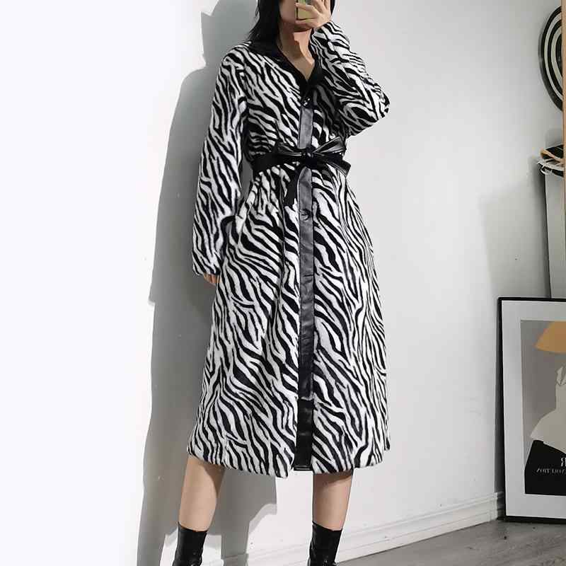 ・素材: ポリエステル繊維、綿・柄: 動物柄・厚さ: 中厚・フィット: ウエストシェイプ・着丈: ミドル丈（65cm超80cm以下）・ネックライン: 襟付き・袖丈: 長袖・デザイン: レースアップ・技法: パッチワーク・カラー: ホワイト、...