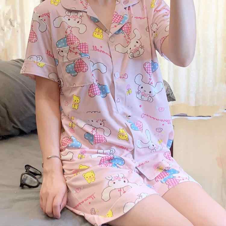 ・カテゴリ: 睡衣・主な素材: 牛奶丝、ポリエステル90-95%・スタイル: セットアップ、シンプル・厚み: 薄手、超厚(約351-400g/平方メートル)・ネックライン: ラペル・袖丈: 半袖・パンツ丈: ショートパンツ・機能: 通気性、...