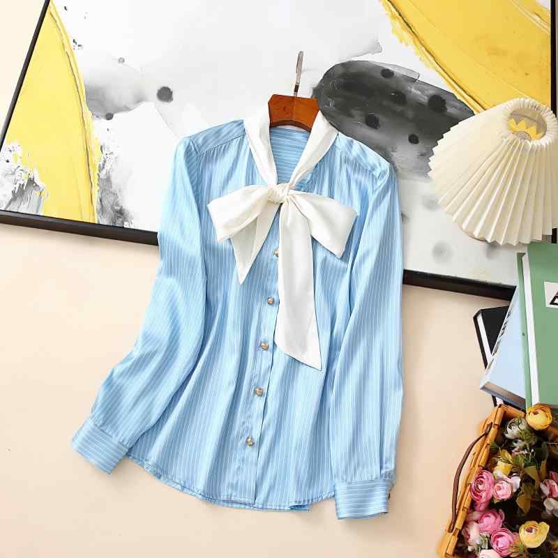 ・素材: 桑蚕糸・スタイル: カーディガン、カジュアル・袖丈: 九分袖・製法: プリント・フィット: スリム・着丈: ミドル丈（65cm～80cm）・ネックライン: スカーフカラー・袖のタイプ: シャツ袖・流行の要素: 紐・カラー: スカイ...