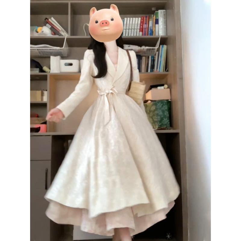 ・カテゴリ: シャツ、ブラウス・ネックライン: Vネック・袖丈: 長袖・スタイル: 通勤・シルエット: バットスリーブ・ディテール: リボン、レースアップ・カラー: ベージュ・サイズ展開: S, M, L, XL, 2XL, 3XL, 4X...