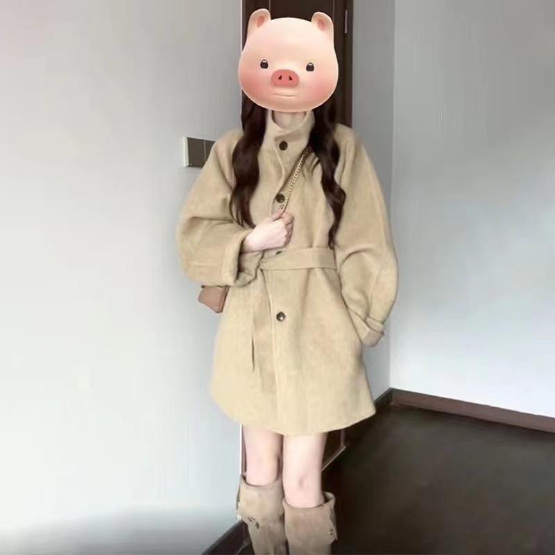 ・素材: ポリエステル繊維、毛織物・柄: 無地・厚さ: 中・フィット: レギュラー・着丈: ミドル丈(65cm超80cm以下)・襟の形: スタンドカラー・袖丈: 長袖・ディテール: ポケット・処理: 防しわ加工・カラー: 図色・サイズ: S...