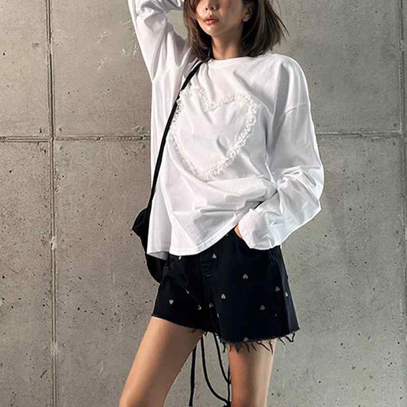 形式: ・素材: 綿 形式: ・柄: ハート 形式: ・スタイル: プルオーバー 形式: ・袖丈: 長袖 形式: ・フィット: ゆったり 形式: ・着丈: ミドル丈(65cm超～80cm以下) 形式: ・ネックライン: ラウンドネック 形式...