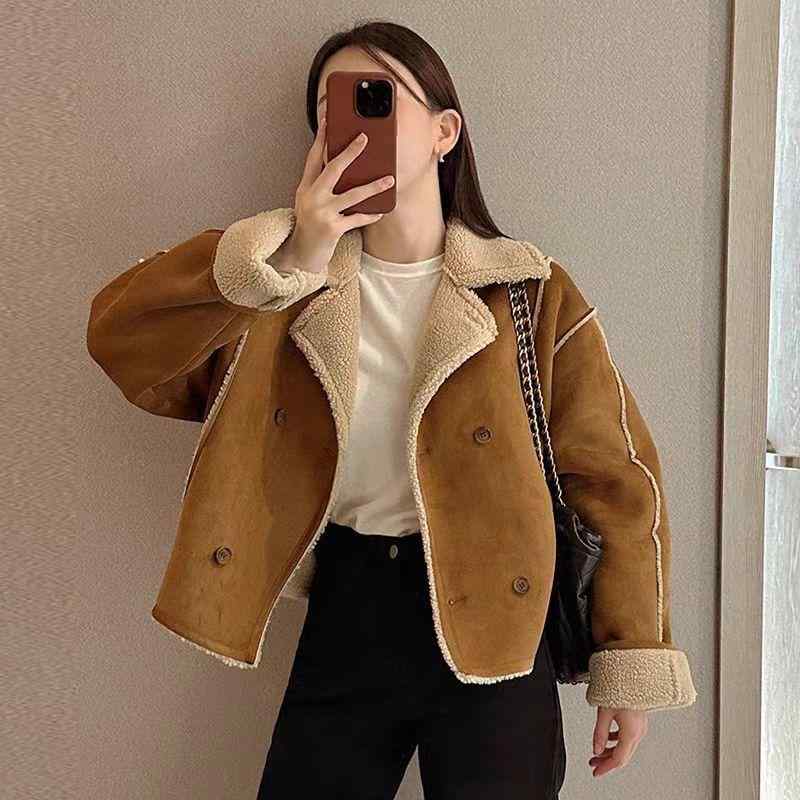・素材: ポリエステル・柄: 無地・フィット: ゆったり・構成: シングル・厚さ: 中厚・着丈: ミドル丈(50cm超65cm以下)・袖丈: 長袖・袖: レギュラー袖・ネックライン: 襟付き・ボタン: ダブルブレスト・カラー: カーキ、キャ...