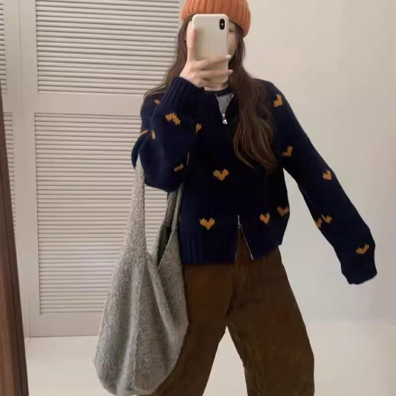 ・カテゴリ: ニット・セーター・スタイル: 日韓カジュアル、リラックス・柄: ハート・素材: ポリエステル、鹿毛绒・生地: 鹿毛绒・厚さ: 厚手・袖丈: 長袖・ネックライン: ラウンドネック・シルエット: レギュラー・着丈: ミドル丈(50...