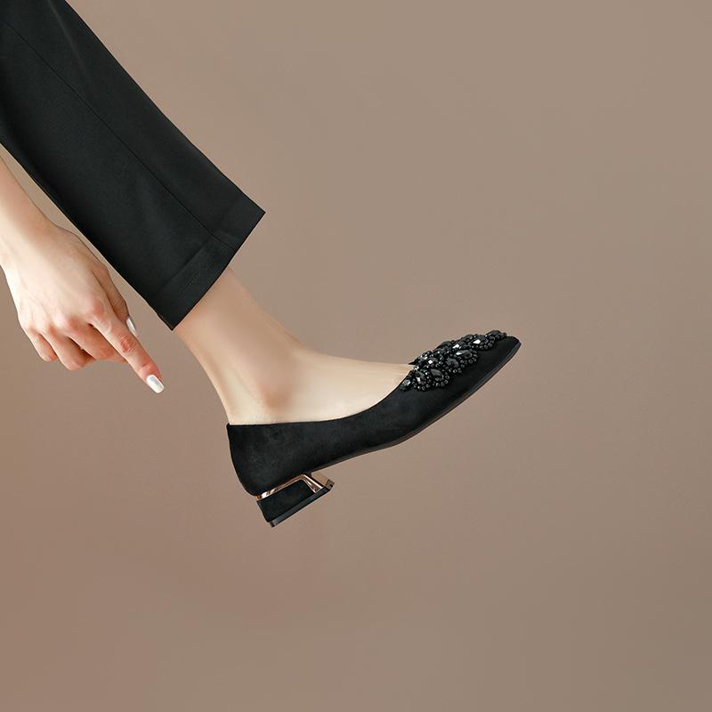 ・流行要素: ラインストーン、スパンコール、浅履き、太ヒール ・靴のつま先の形状: ポインテッドトゥ ・アッパー素材: スエード ・スタイル: 韓国版 ・対象: 女性 ・ヒールの高さ: ミドルヒール（3～6cm） ・柄: 無地 ・適した季節...