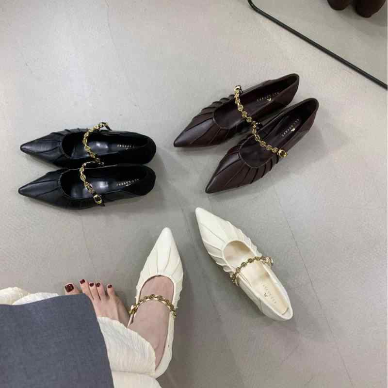 ・流行元素: ステッチ・靴头形状: ポインテッドトゥ・鞋面材质: マイクロファイバー・スタイル: 韓国風・鞋跟高度: ミドルヒール（3-5cm）・图案: 無地・适合季节: 春、夏、秋、冬・颜色: ブラック、ダークブラウン、杏色・尺码: 35...