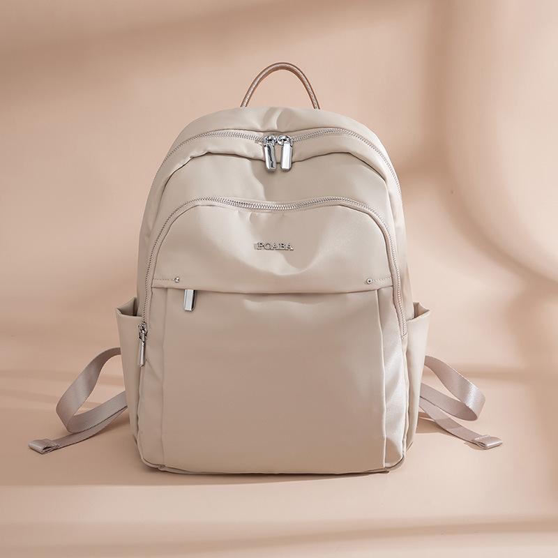 ・バッグサイズ: 大・容量: 20〜35L・バッグ内部構造: ファスナー付き隠しポケット、仕切りファスナーポケット、PCポケット・開閉方法: ファスナー・素材: オックスフォード布・レインカバー: なし・機能: 防水、耐摩耗性、盗難防止・硬...