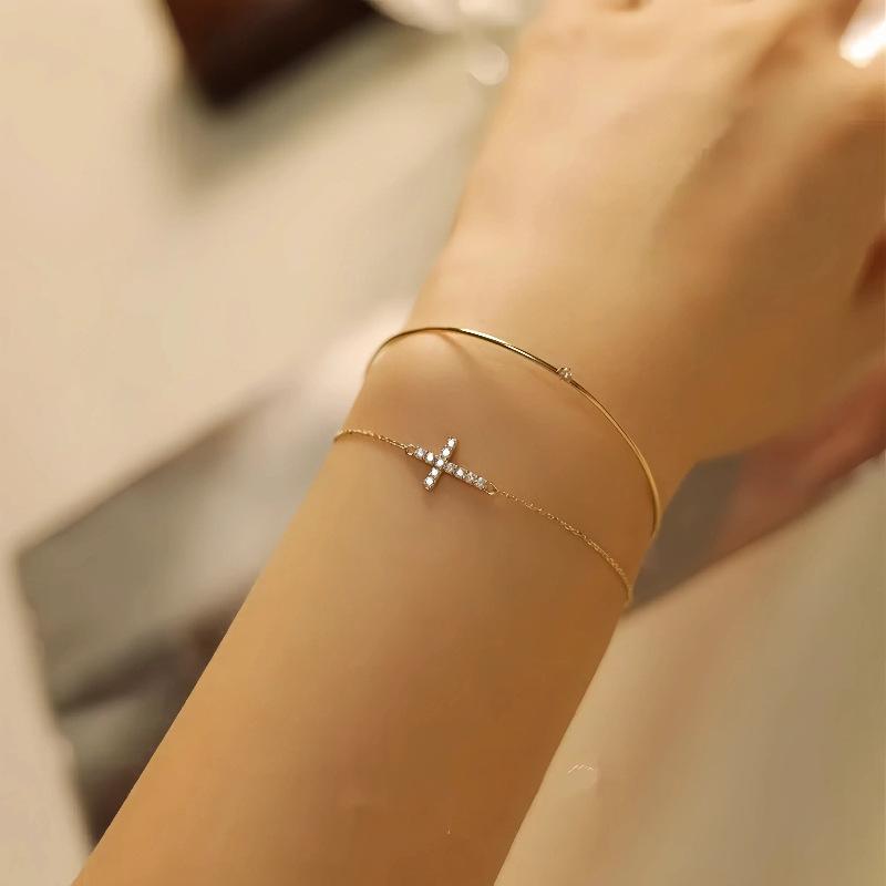 ・素材: シルバー925・加工技術: ダイヤモンド象嵌・スタイル: レディース・デザイン: 幾何学・カラー: ゴールド、ホワイトゴールド・純度: 925シルバー・流行要素: 十字架・テイスト: 軽奢風・商品カテゴリ: ブレスレット・対象: 女性