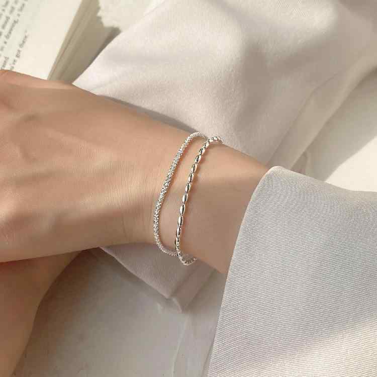 ・素材: 銀飾・処理方法: 電気メッキ・スタイル: 女性用・デザイン: 幾何学型・カラー: シルバー・流行要素: 波点・カテゴリー: 手飾・対象: 女性・スタイル分類: 軽奢風・流行要素分類: 幾何