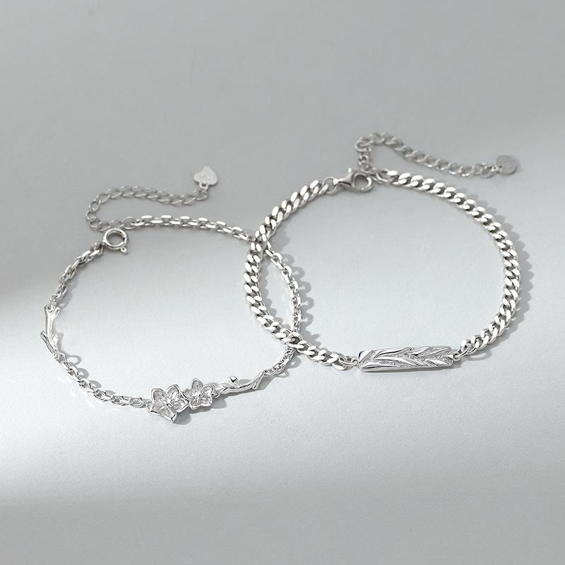 ・素材: 銅・処理: 電気メッキ・スタイル: ペア・デザイン: 花・カラー: S328男款、S328女款・カテゴリー: ブレスレット・スタイル分類: ファッション・流行要素: 花柄・対象: ペア・テイスト: シンプル