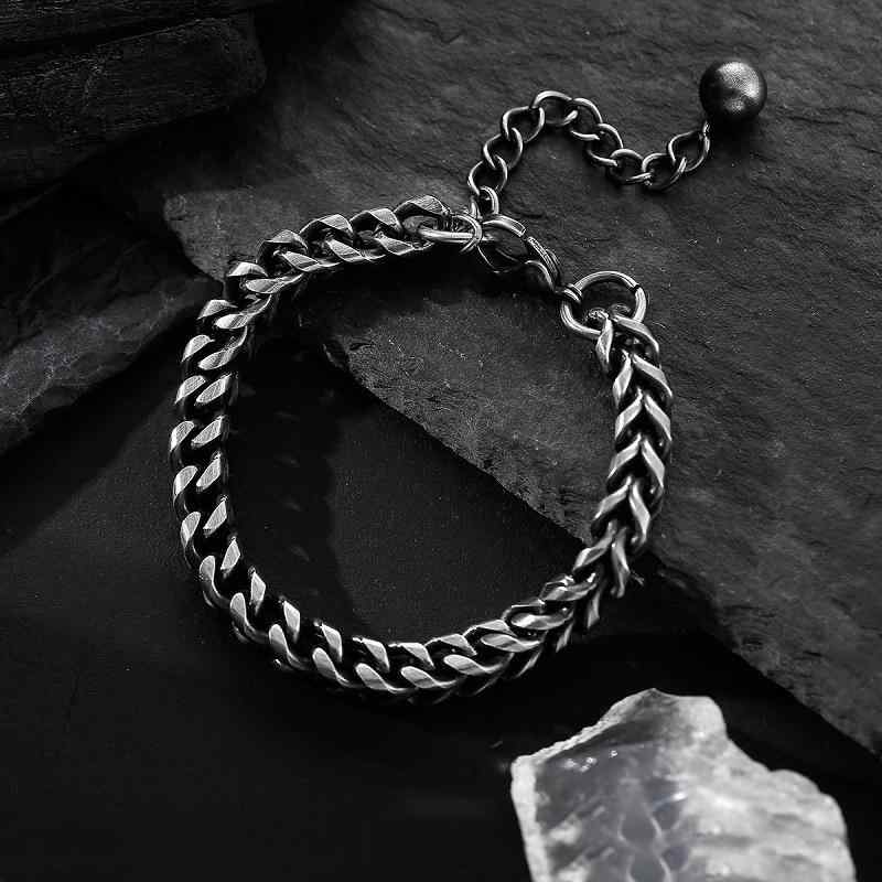 ・素材: チタン鋼・処理: レトロ・スタイル: メンズ・形状: 幾何学・カラー: 6mm17+5cm, 6mm19+5cm, 6mm21+5cm・流行要素: リング, 四辺形, 面取り角・スタイル分類: オリジナルデザイン・カテゴリ: ブレ...