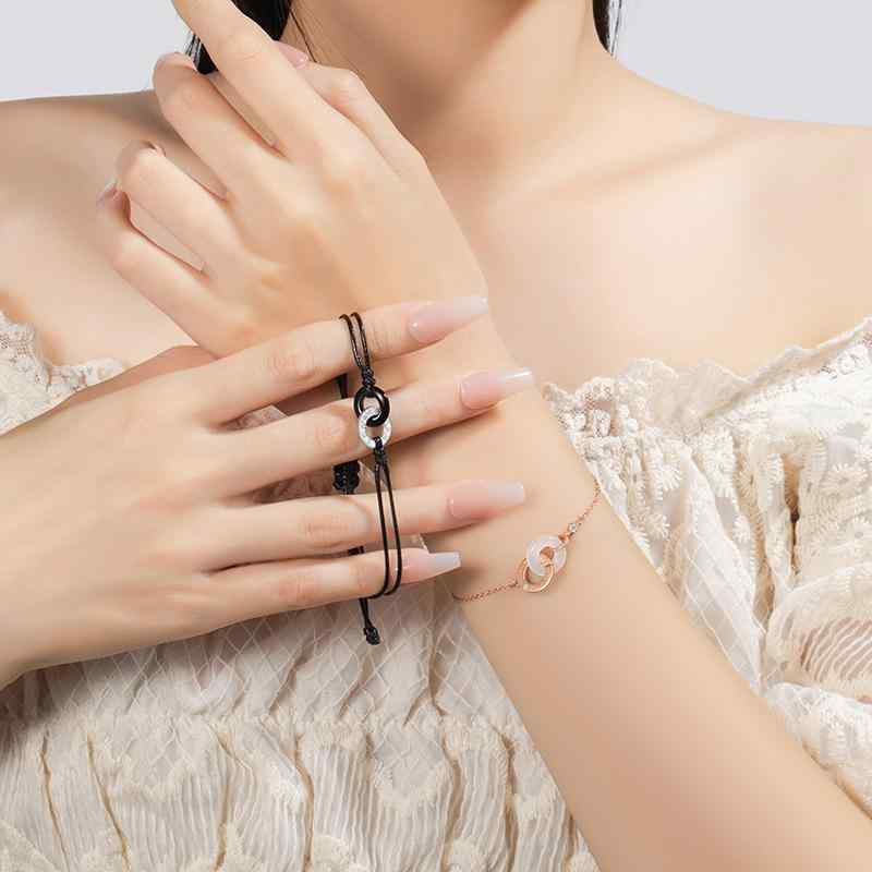 ・素材: シルバー・処理: 電気メッキ・スタイル: ペア・形状: 幾何学・カラー: S0389男款、S0389女款・純度: 925シルバー・人気要素: ダブルリング、メビウス・スタイル: 軽奢風・カテゴリ: ブレスレット・対象: ペア・人気...