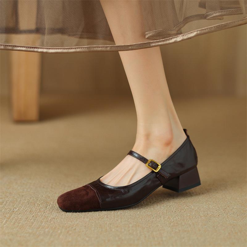 ・流行要素: 太ヒール、バックル・つま先の形状: スクエアトゥ・アッパー素材: マイクロファイバー・スタイル: 韓国版・対象: 女性・ヒールの高さ: ミドルヒール (3-6cm)・パターン: 無地・適した季節: 夏、春、秋・カラー: ブラッ...