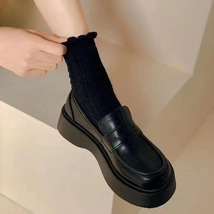 ・カラー: ブラック・サイズ: 35, 36, 37, 38, 39, 40・流行要素: 厚底、防水・靴のつま先の形状: ラウンドトゥ・スタイル: 韓国風・アッパー素材: PU・皮革の特徴: 修面・ヒールの高さ: ミドルヒール(3-5cm)...