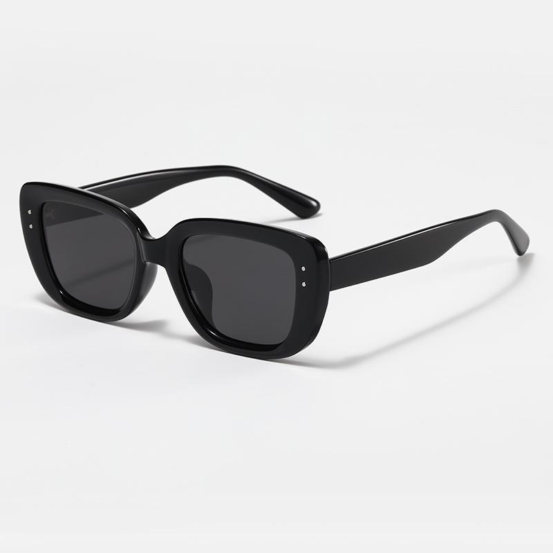 ・レンズカラー: グレー・フレームカラー: ブラック・透過率分類: 3・眼鏡構造: フルリム・UVカット: UV400・適用シーン: 日焼け防止、釣り、旅行、アウトドアスポーツ、サイクリング、ファッション、運転、舞台、パーティー・流行要素:...