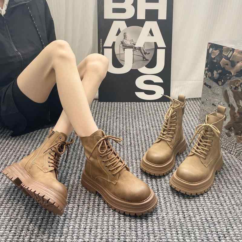 ・カテゴリ: 靴・対象年齢: 成人・靴の材質: 牛革（牛反絨を除く）・靴底の材質: ゴム・対象性別: 女性・スタイル: 韓国版・つま先の形状: ラウンドトゥ・ヒールの高さ: ミドルヒール（3-5cm）・人気のブーツ: 筒型ブーツ・人気の要素...