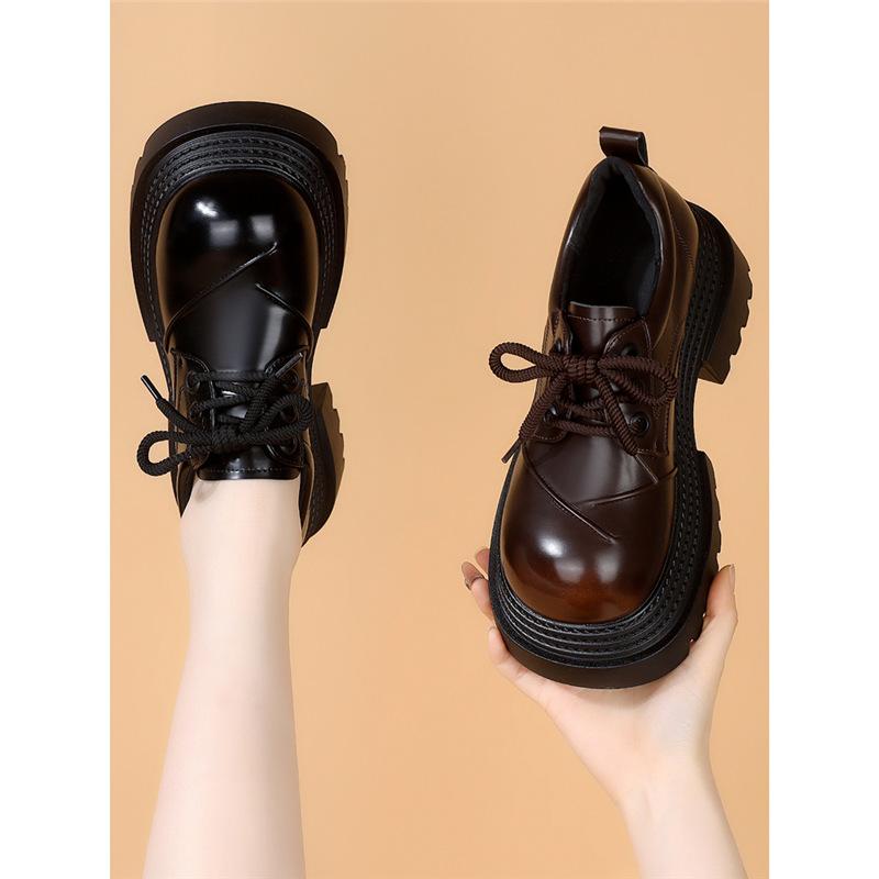 ・カラー: ブラック、ブラウン・サイズ: 35, 36, 37, 38, 39, 40・流行の要素: 浅口・靴のつま先の形状: ラウンドトゥ・靴の甲の素材: PU・ヒールの高さ: ハイヒール（6-8cm）・柄: 無地・対象: 成人・履き口の...