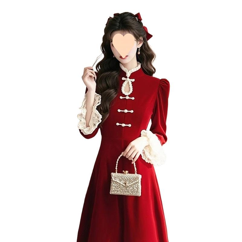 ・スタイル: 都市風・素材: 金丝绒、ポリエステル・旗袍の長さ: 長旗袍・袖丈: 長袖・スリット: なし・カラー: レッド・サイズ: S、M、L、XL、2XL・対象年齢: 成人・袖型: 飞飞袖・弾力性: その他