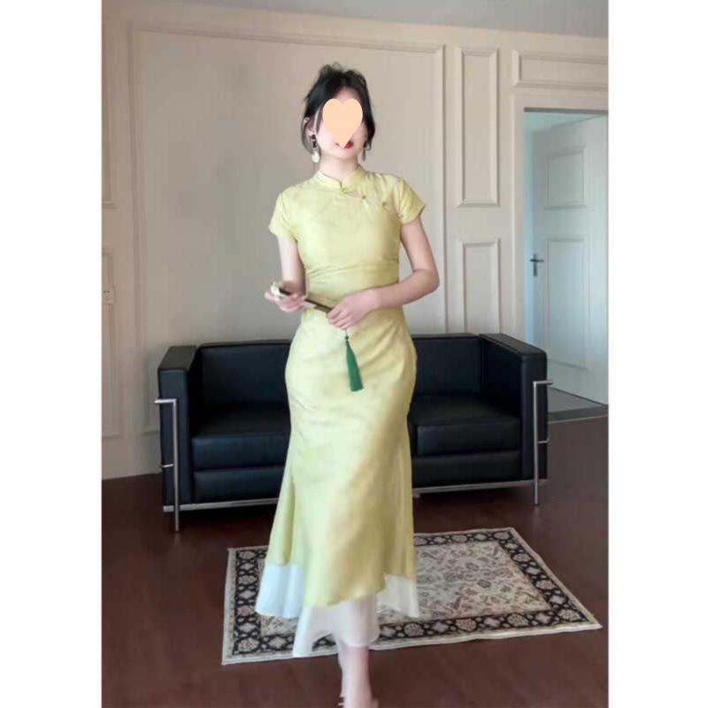 ・カテゴリ: チャイナドレス・素材: ポリエステル・着丈: ロング・襟の形: ホルターネック・合わせ: ラウンドカラー・袖丈: 超長袖・スリット: なし・カラー: 桃花ピンク、青梅グリーン、杏色（ショール）・サイズ: S、M、L、XL、2X...