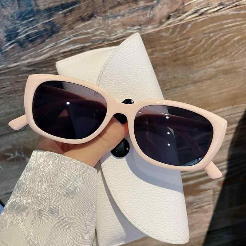 ・レンズカラー: ブラック・フレームカラー: ピンク・眼鏡構造: フルリム・UVカット: UV400・適用シーン: 日焼け防止、旅行、ファッション、舞台、パーティー・度付き対応: 可・カラー: ピンクフレームブラックレンズ、ブラックフレーム...