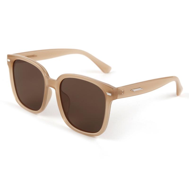 ・レンズカラー: グレー・フレームカラー: ブラック・可視光線透過率: 3類/サングラス・眼鏡構造: フルリム・UVカット: UV400・適用シーン: 旅行、サイクリング、パーティー・スタイル: 個性、インスタ風・レンズ材質: TAC・性別...