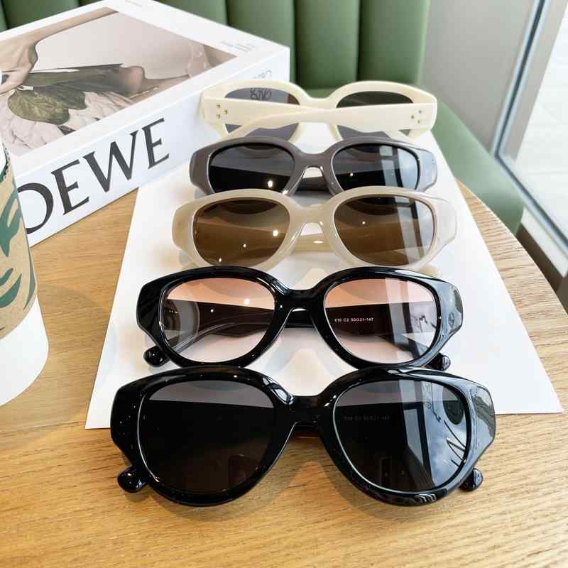 ・品番: 610・眼鏡構造: フルフレーム・UVカット: UV400・適用シーン: 日焼け防止、釣り、旅行、アウトドアスポーツ、サイクリング、おしゃれ、運転、舞台演出、パーティー・カラー: ブラックフレーム/ブラックグレーレンズ、ブラックフ...