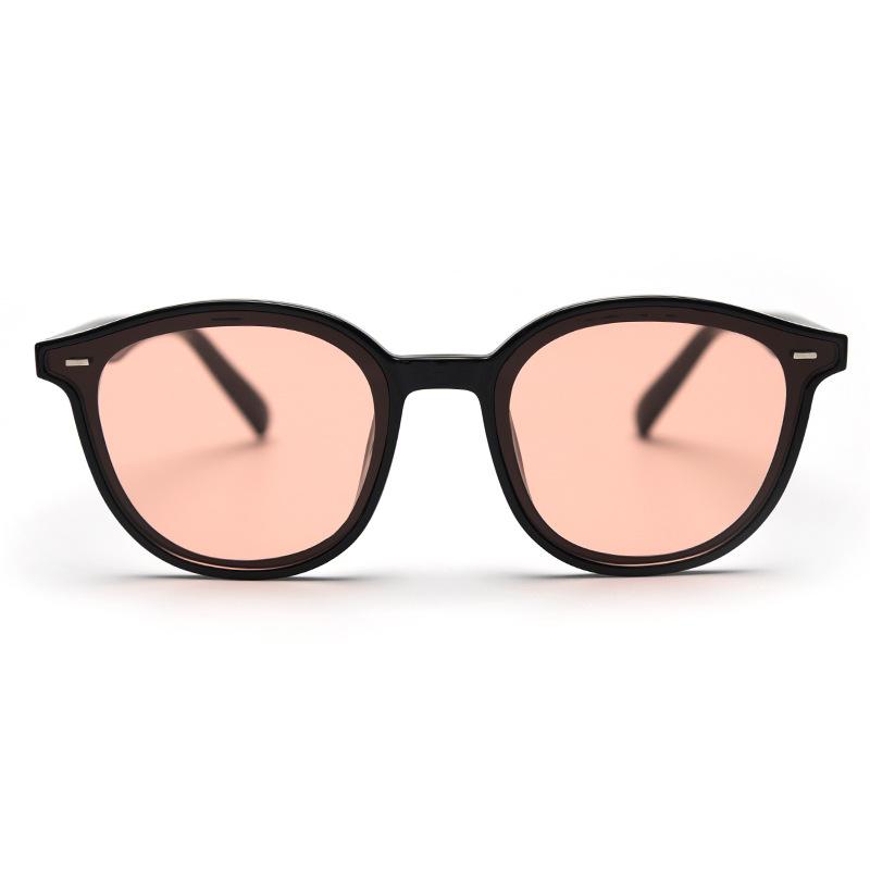 ・項目名: レンズカラー・値: グレー・項目名: フレームカラー・値: ブラック・項目名: 透過率分類・値: 3類/サングラス・項目名: 眼鏡構造・値: フルフレーム・項目名: UVカット・値: UV400・項目名: 適用シーン・値: 日焼...