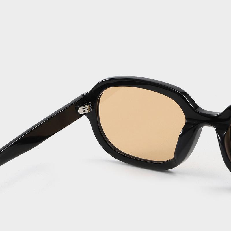 ・項目名: レンズカラー・値: ピンク・項目名: フレームカラー・値: イエロー・項目名: サングラス分類・値: 3類/遮光サングラス・項目名: 眼鏡構造・値: フルフレーム・項目名: UVカット・値: UV400・項目名: 適用シーン・値...