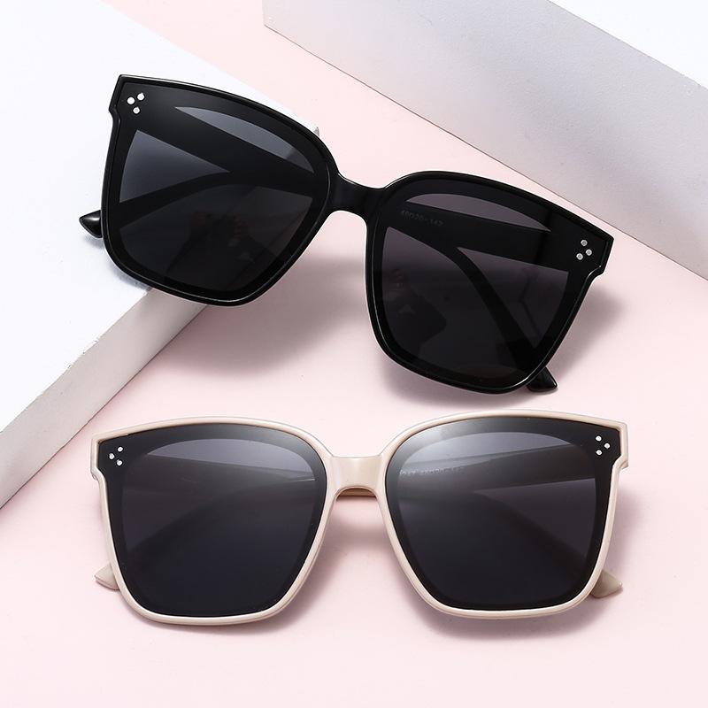 項目名: レンズカラー値: ブラック 項目名: フレームカラー値: グリーン 項目名: UVカット値: UV400 項目名: 適用シーン値: 日焼け防止, 旅行, アウトドアスポーツ, サイクリング, ファッション, ドライブ 項目名: カ...